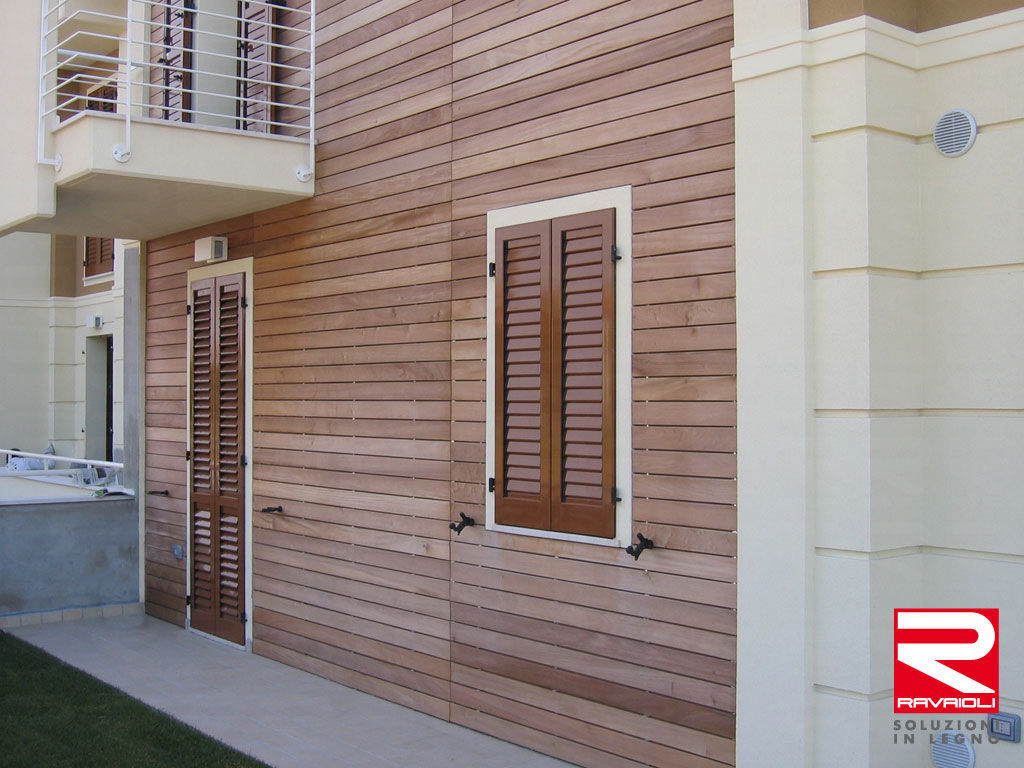 Strip cladding - RAVAIOLI LEGNAMI - wooden / smooth / FSC-certified