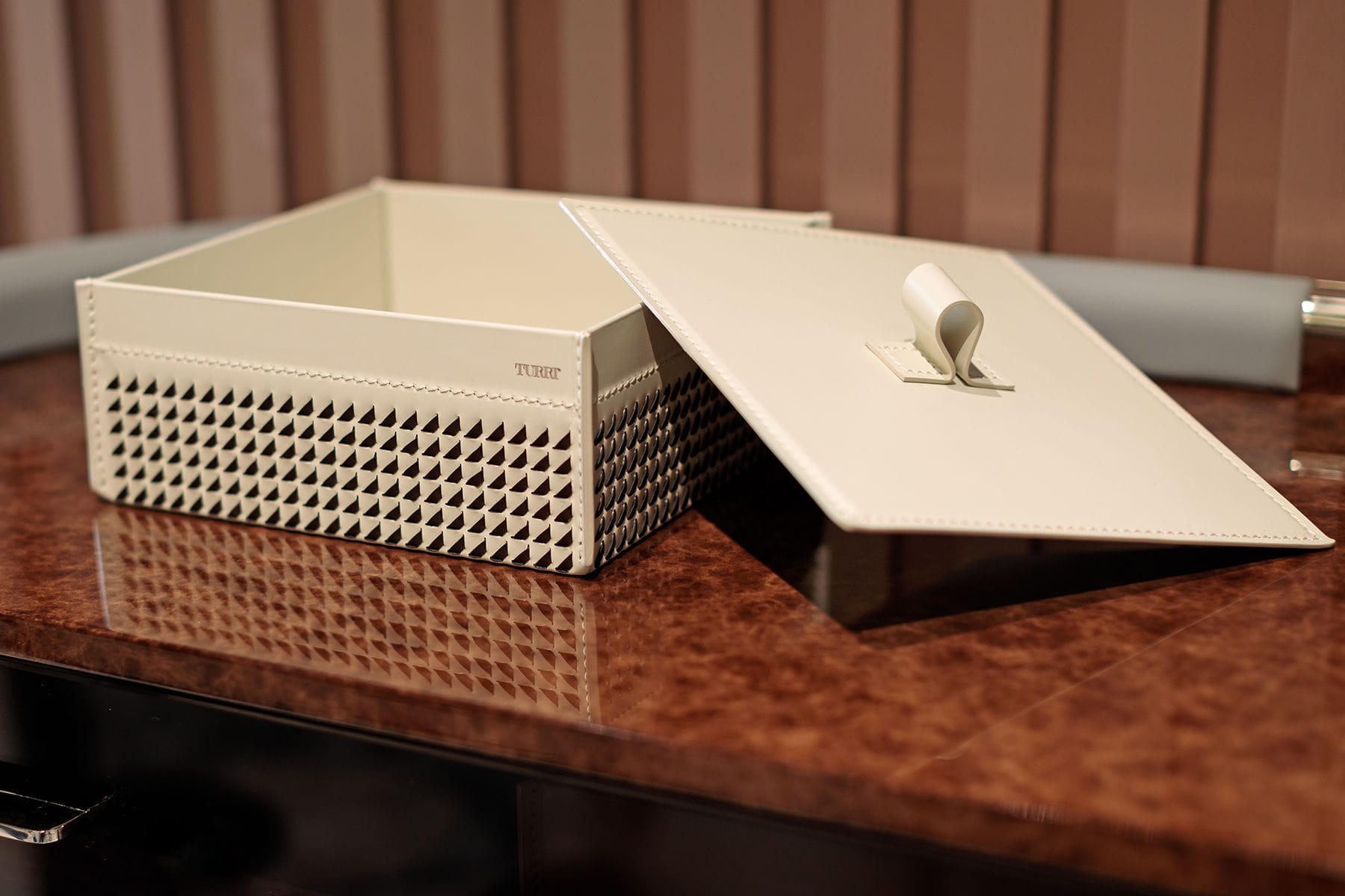 Leather storage box - Eclipse - TURRI - with lid