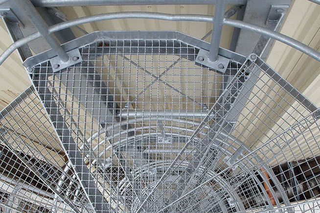 Spiral access staircase - INDUSTRIAL - MEISER - metal step / metal ...