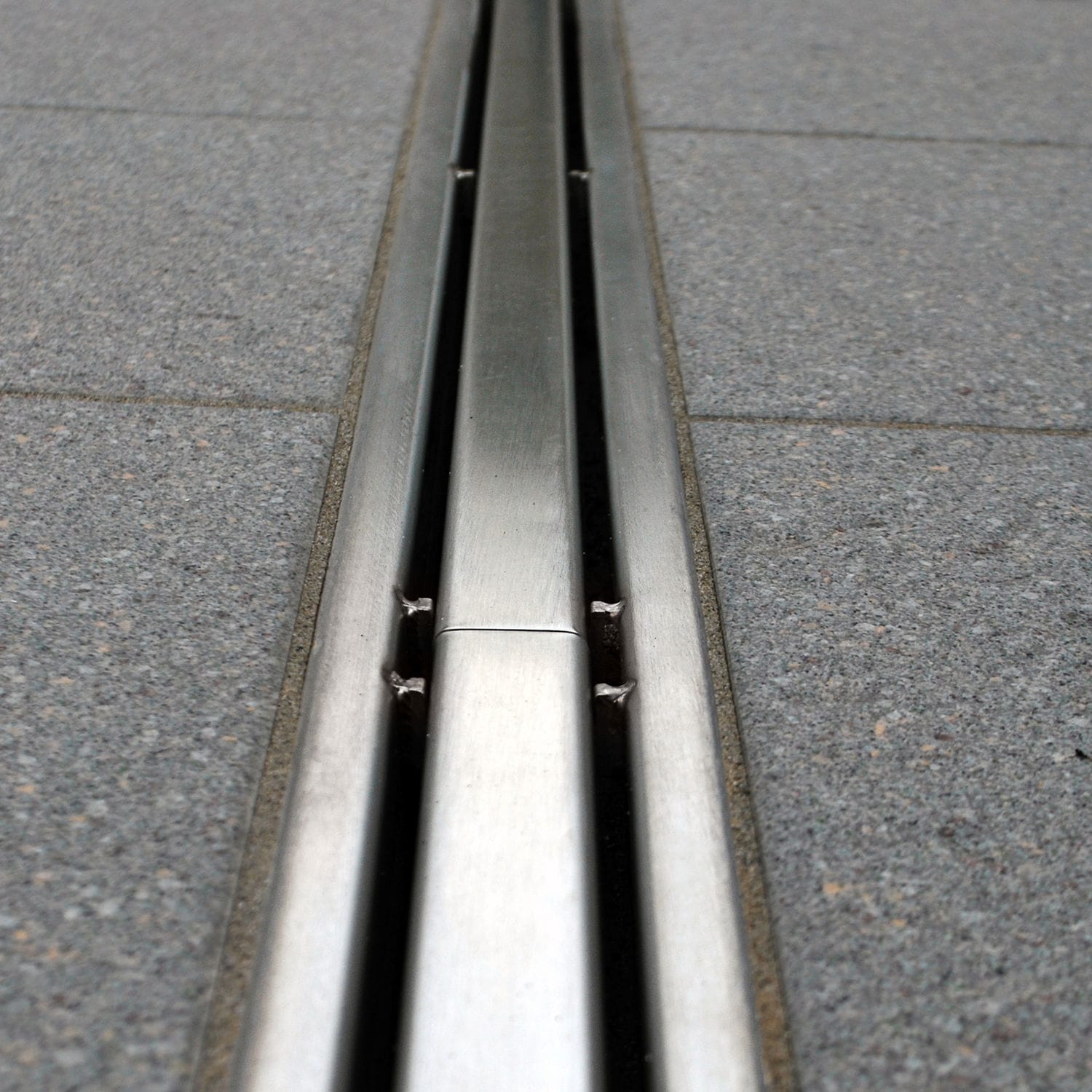 Side-slotted drainage channel - CB.070 - OFFICINA MECCANICA LEONI s.r.l ...