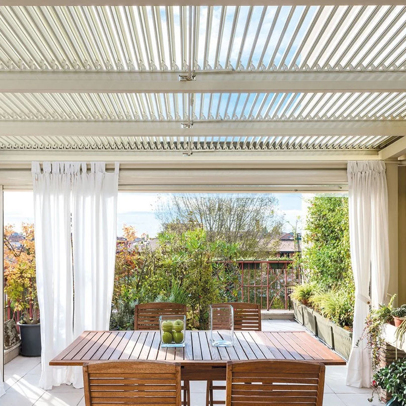 Wall-mounted pergola - ONDULA - MV LINE - aluminum / with mobile slats ...
