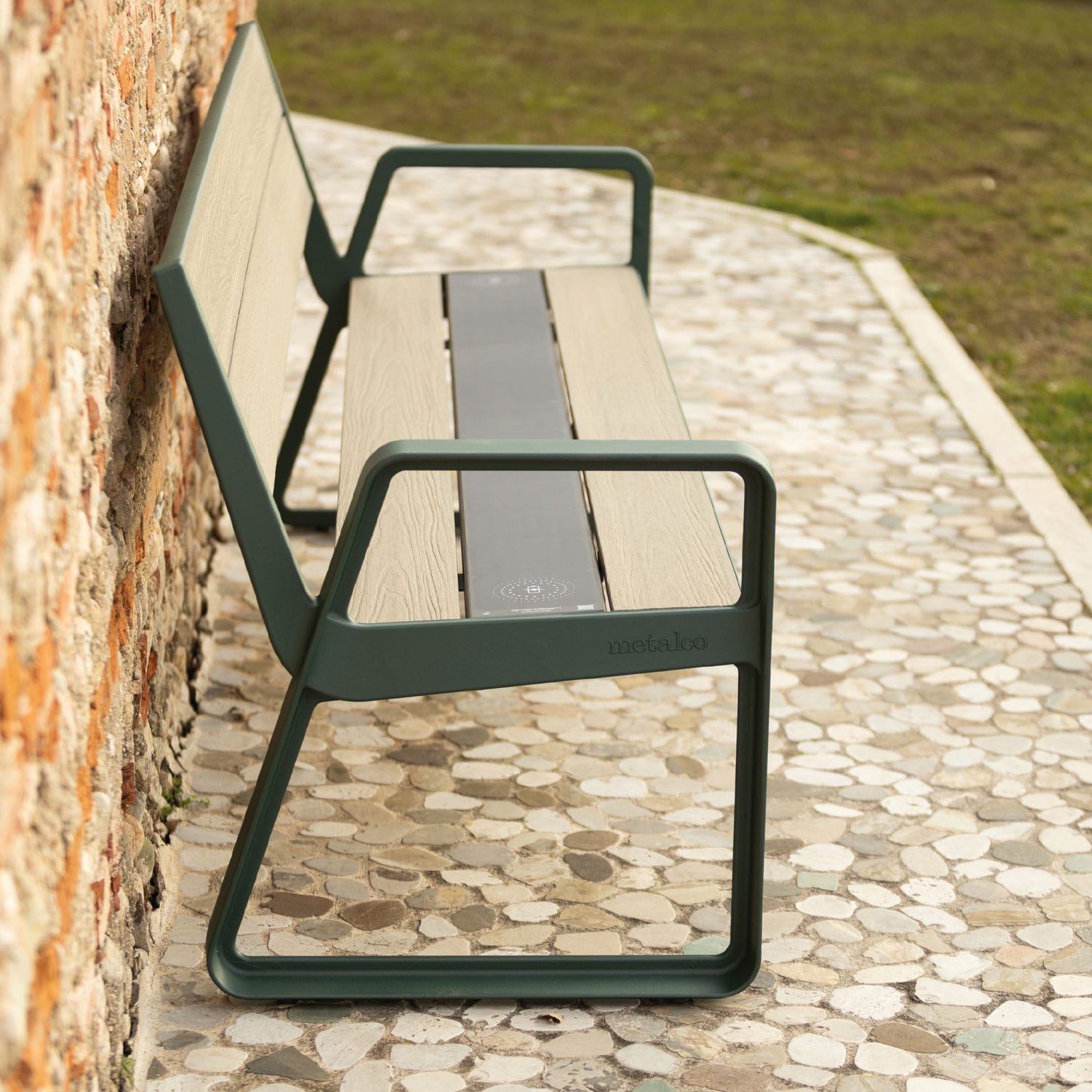 Modern public bench - BAILO WPC SMART - METALCO - in WPC / painted ...