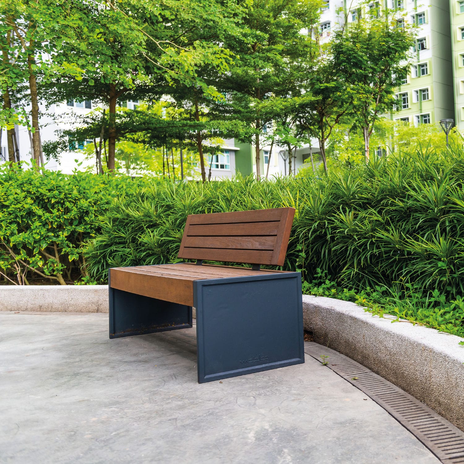 Contemporary bench - HORN - METALCO - painted aluminum / hardwood / larch