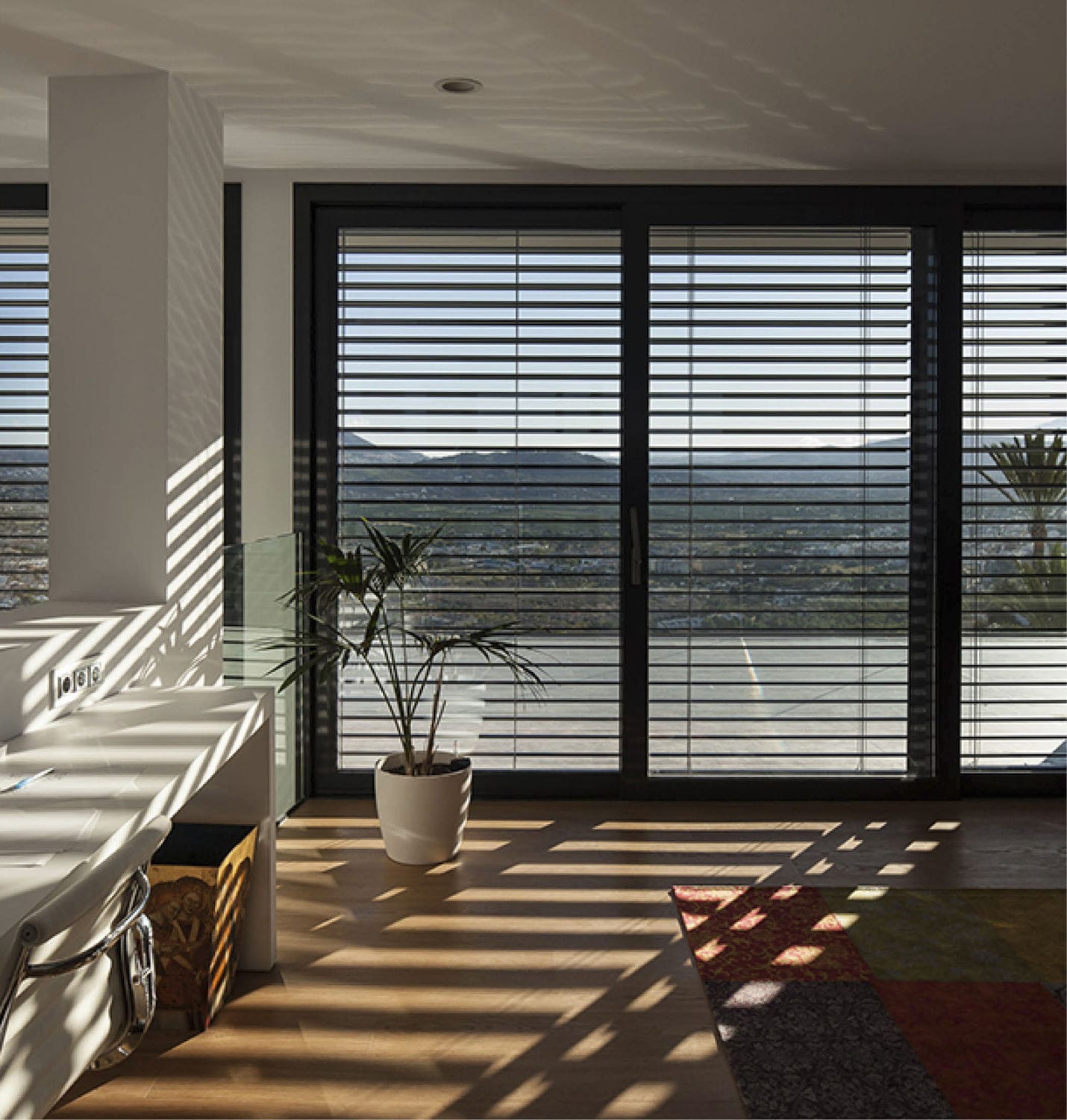 Metal solar shading - ALUFLEX - GRIESSER - for facade / horizontal ...