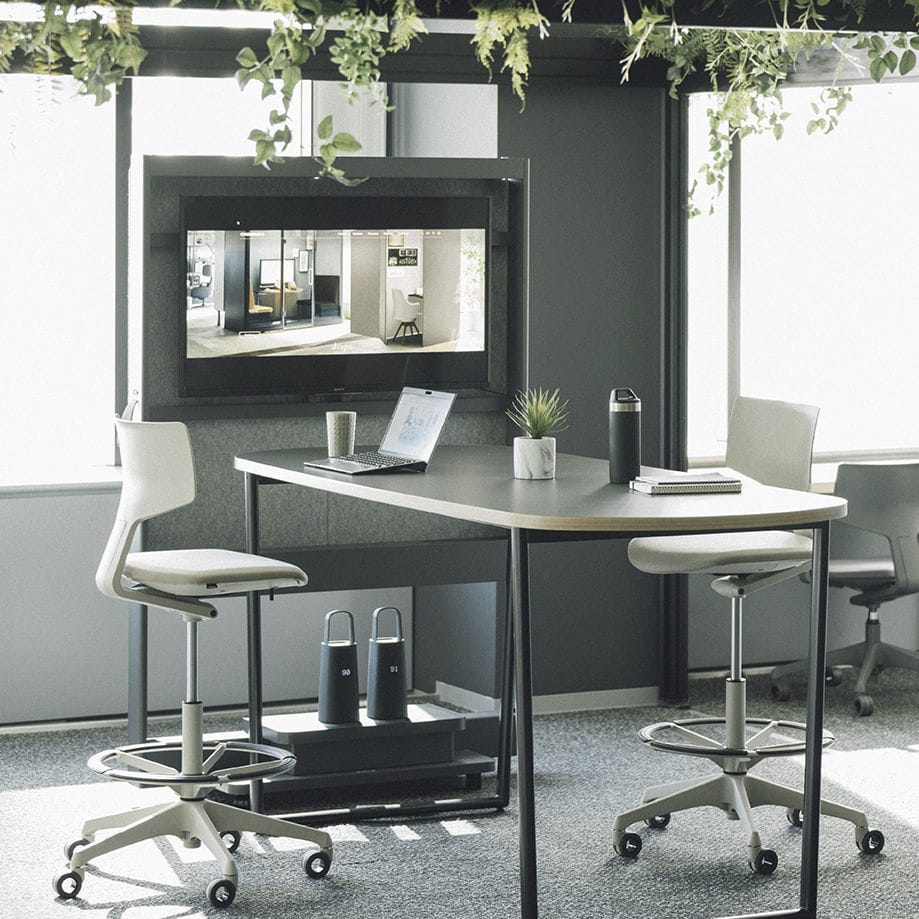 Contemporary stool - SPECERE - Okamura - fabric / plastic / metal base