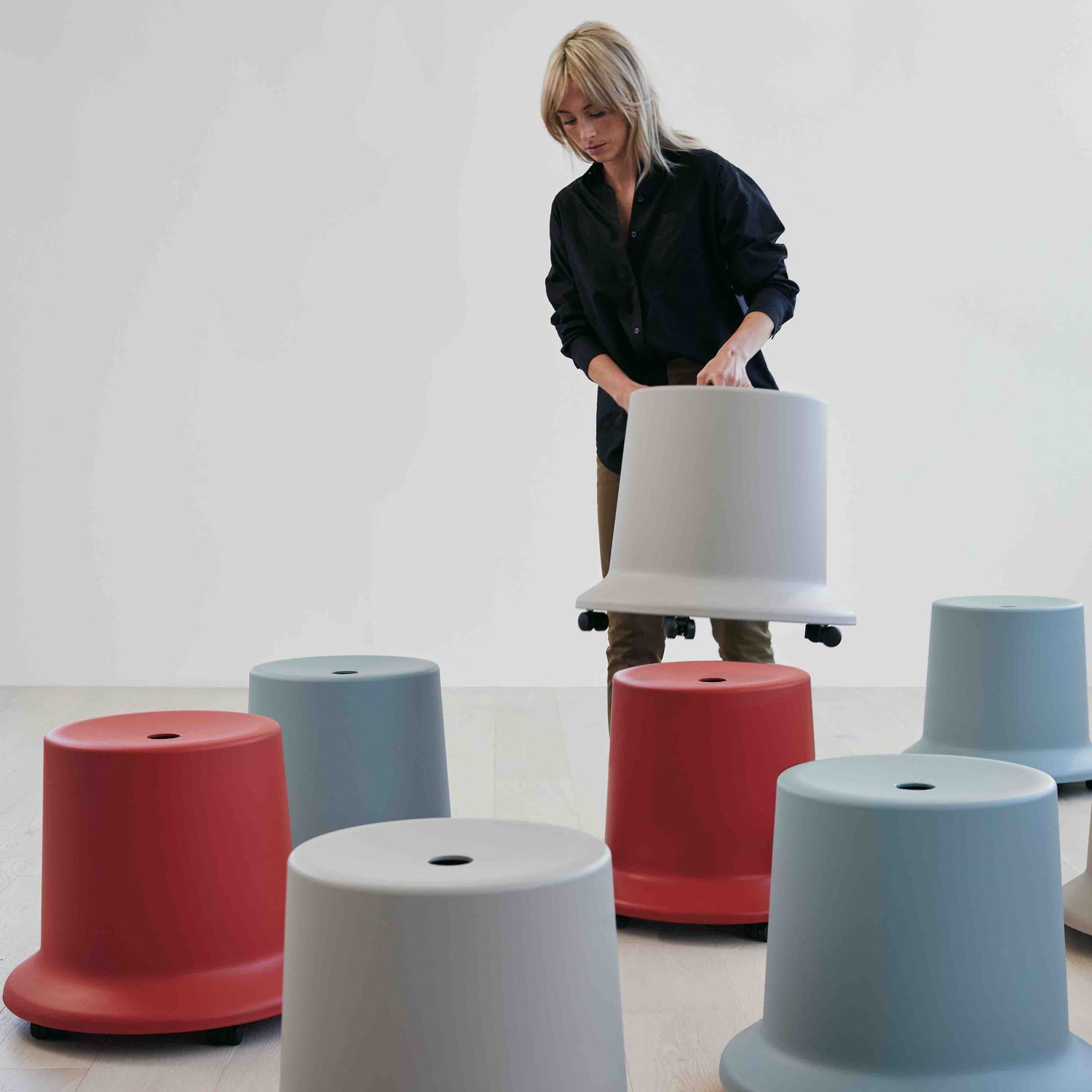 Contemporary office stool - ROUTES - Teknion - plastic / on casters ...