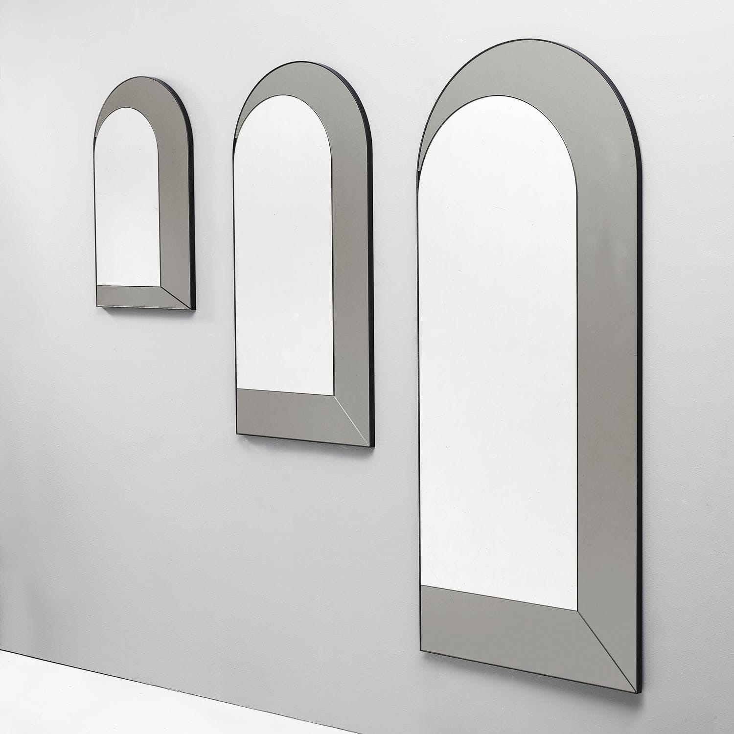 Wall-mounted mirror - Peek - MIDJ - table / commercial / contemporary