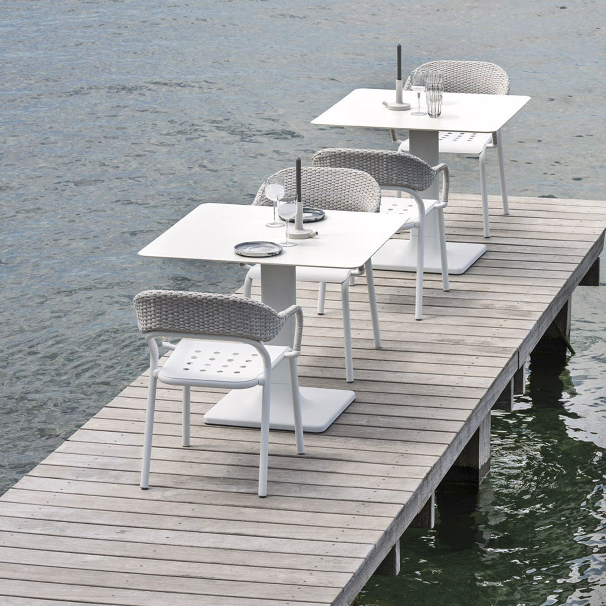 Extruded aluminum table base - PLINTO Low - Varaschin - cast aluminum ...
