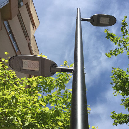 Urban lamp post - NEBRASKA - Benito - contemporary / metal / LED