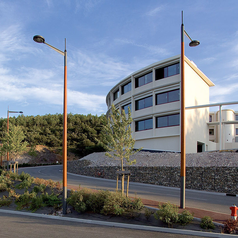 Lighting pole - Stuff - Eclatec - glue-laminated wood / larch ...