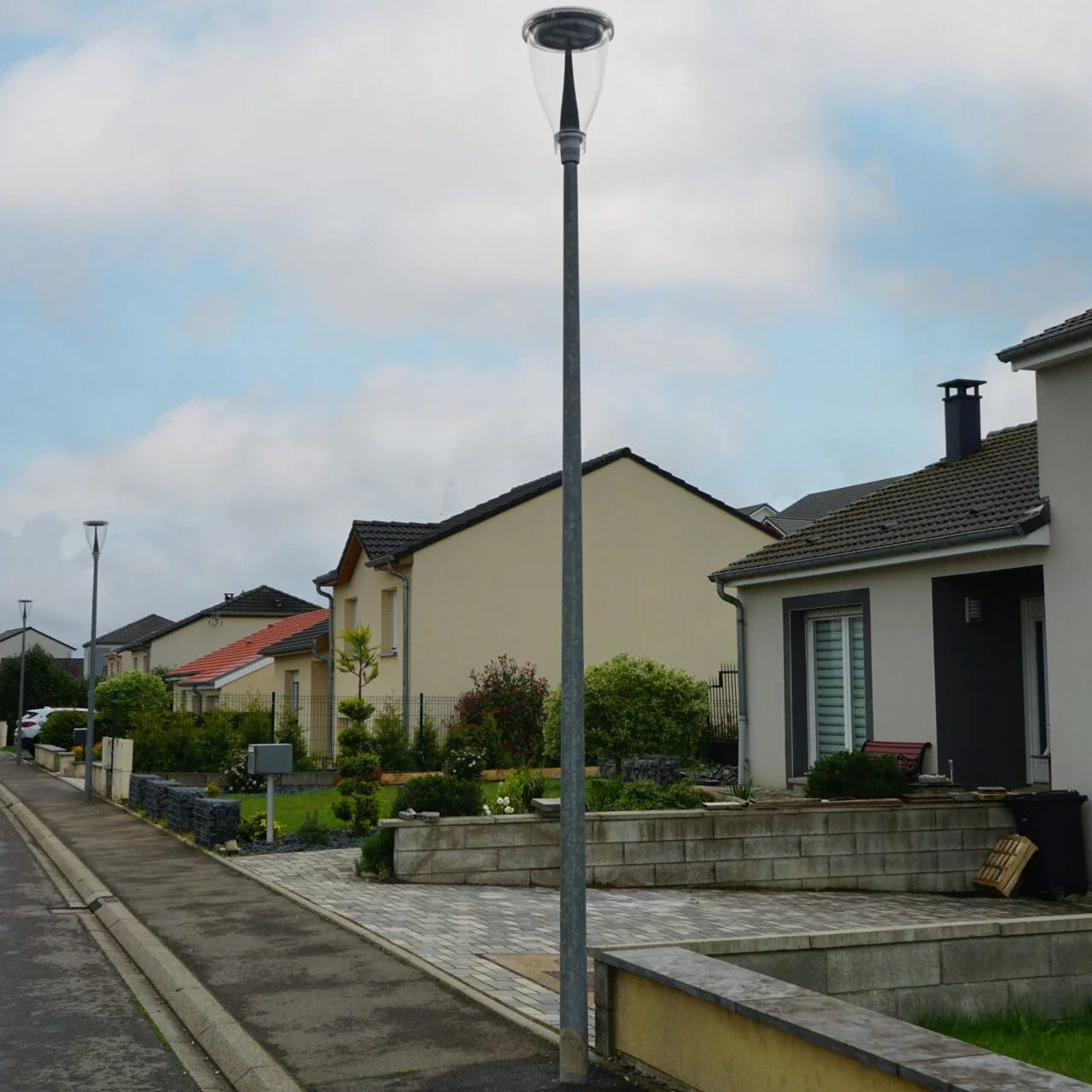 Urban lamp post - Zen - Eclatec - contemporary / polycarbonate / aluminum