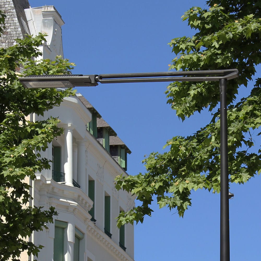 Urban lamp post - LINÉA - Valmont France - contemporary / aluminum / steel