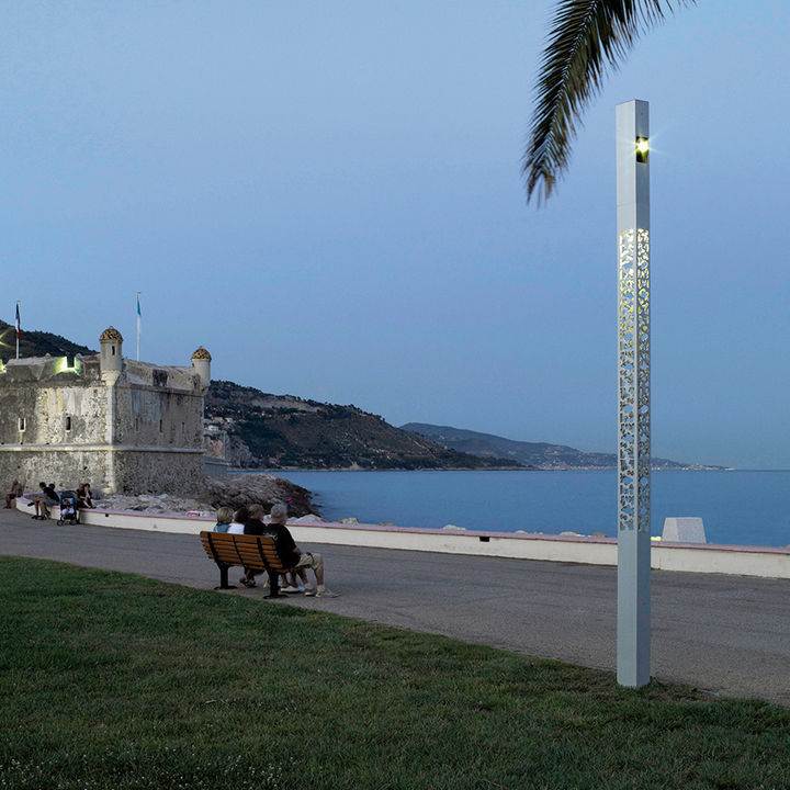 Contemporary light column - TREILLE - Technilum - cast aluminum ...