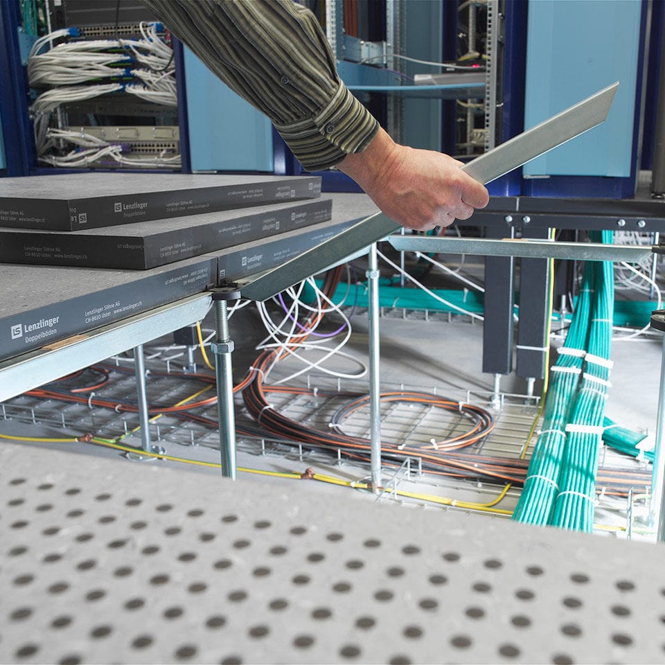 Metal raised access floor structure - TYPE 6 - Lenzlinger Access Floors ...