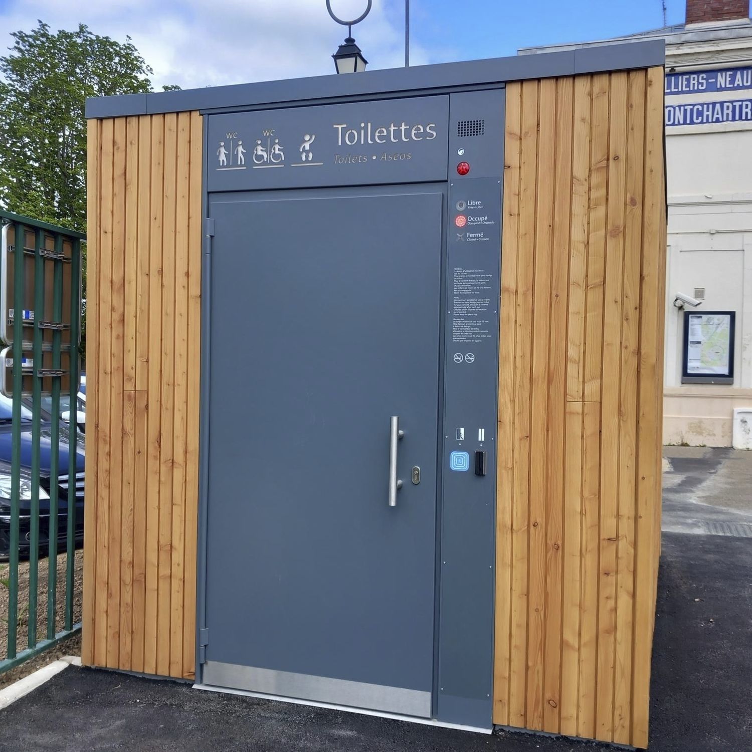 Smart toilet cabin - Box in Box - Francioli - automatic / self-cleaning ...