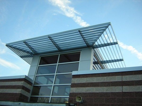 Metal solar shading - SUNSCREENS - LEED HIMMEL - for facade / horizontal