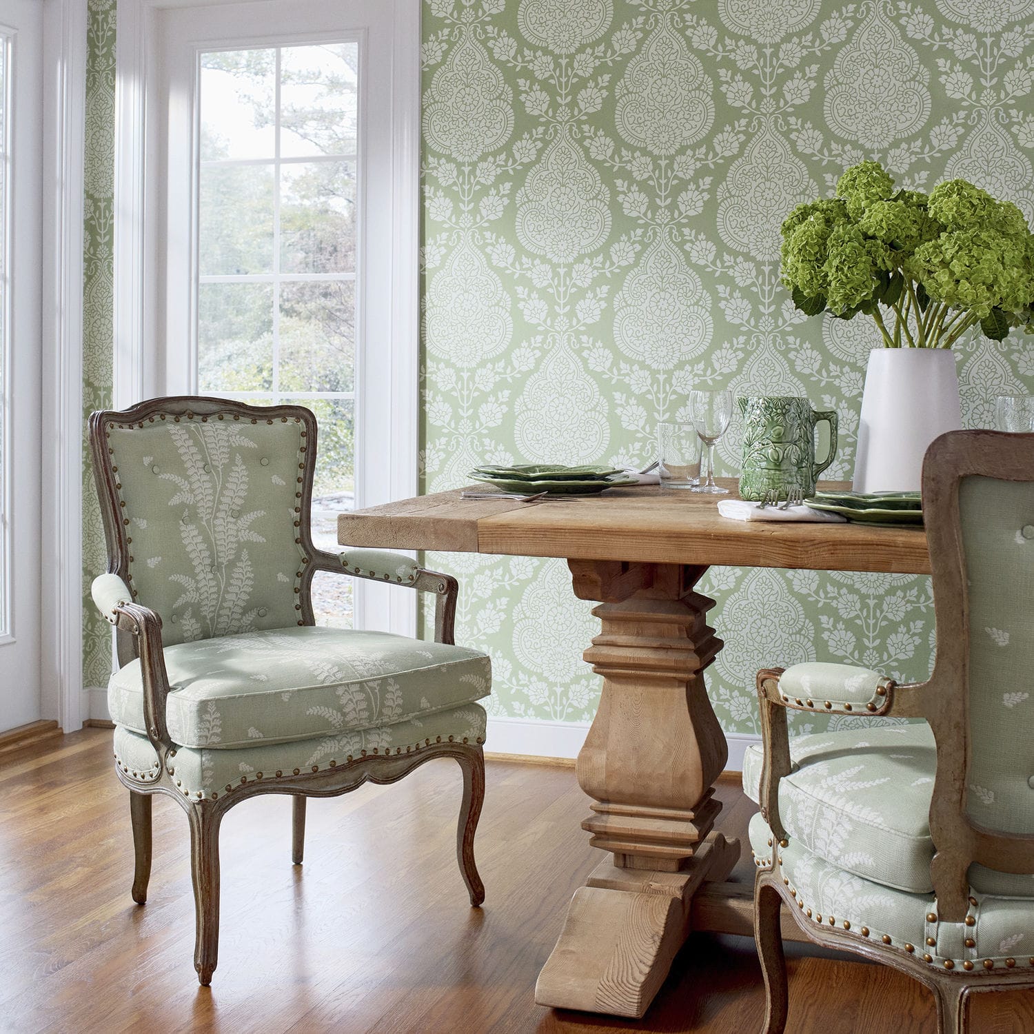 Contemporary wallpaper - BALMUCCIA - Thibaut - damask pattern / pink / blue