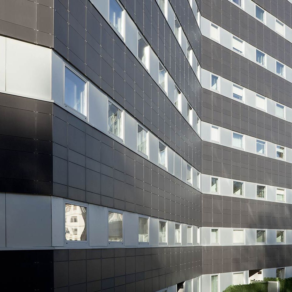 Sheet cladding - TECHLAM® : BASIC BLACK - Levantina - porcelain stoneware / polished / concrete look