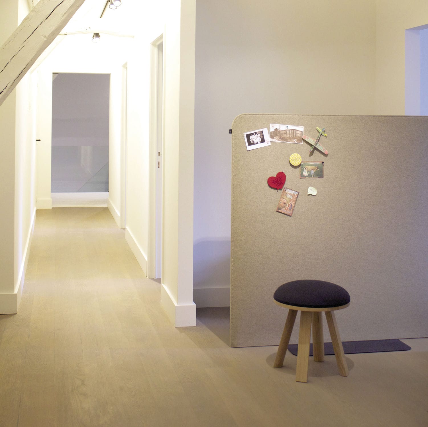 Contemporary screen - BUZZIFREE - BuzziSpace - fabric / cardboard / foam