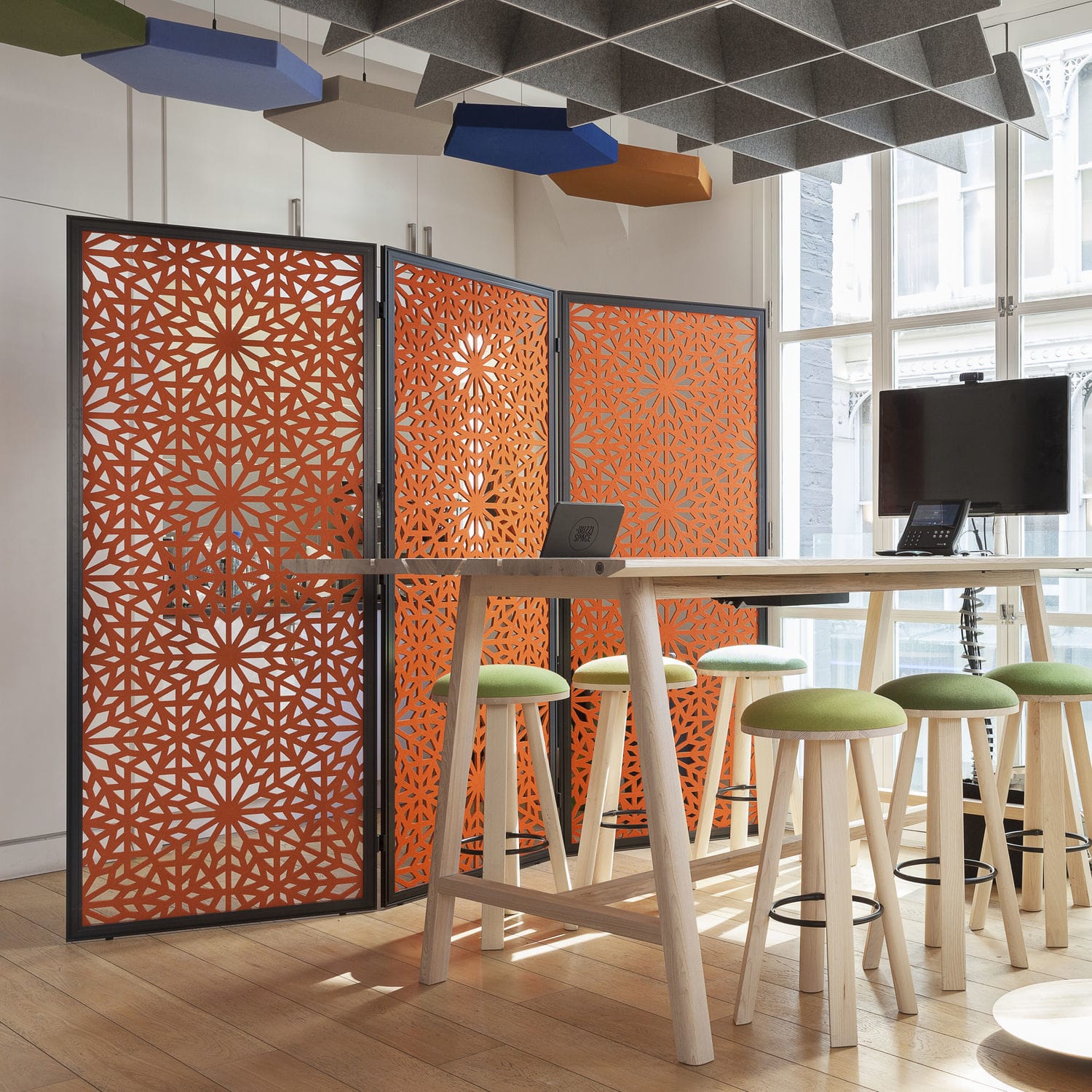 Contemporary screen - BUZZIFALLS STANDING - BuzziSpace - fabric ...