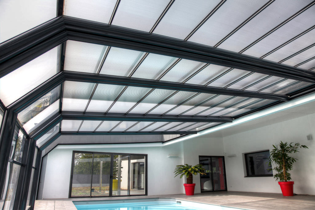 Wall swimming pool enclosure - CONSERVATORY - ABRISUD - telescopic ...