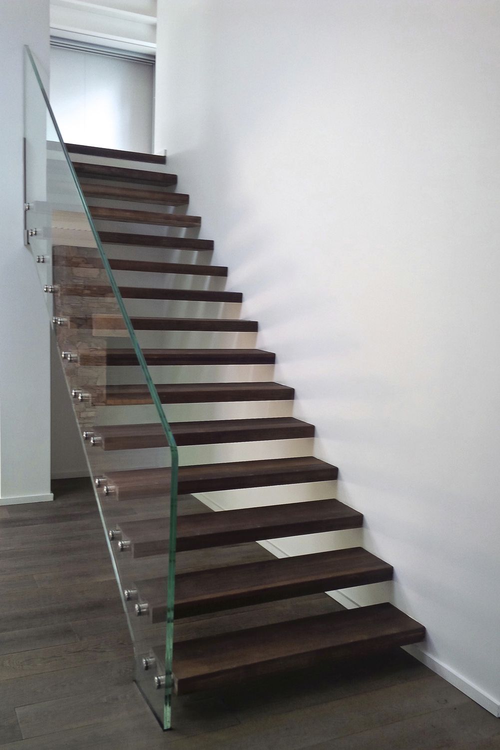 Straight staircase - SKYSTEP VERRE EXTRA CLAIR ET BOIS - Trescalini ...