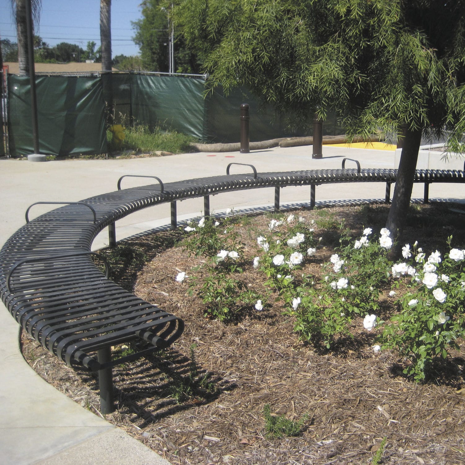 Contemporary public bench - CARNIVAL™ CURVED - Madrax/Thomas Steele ...