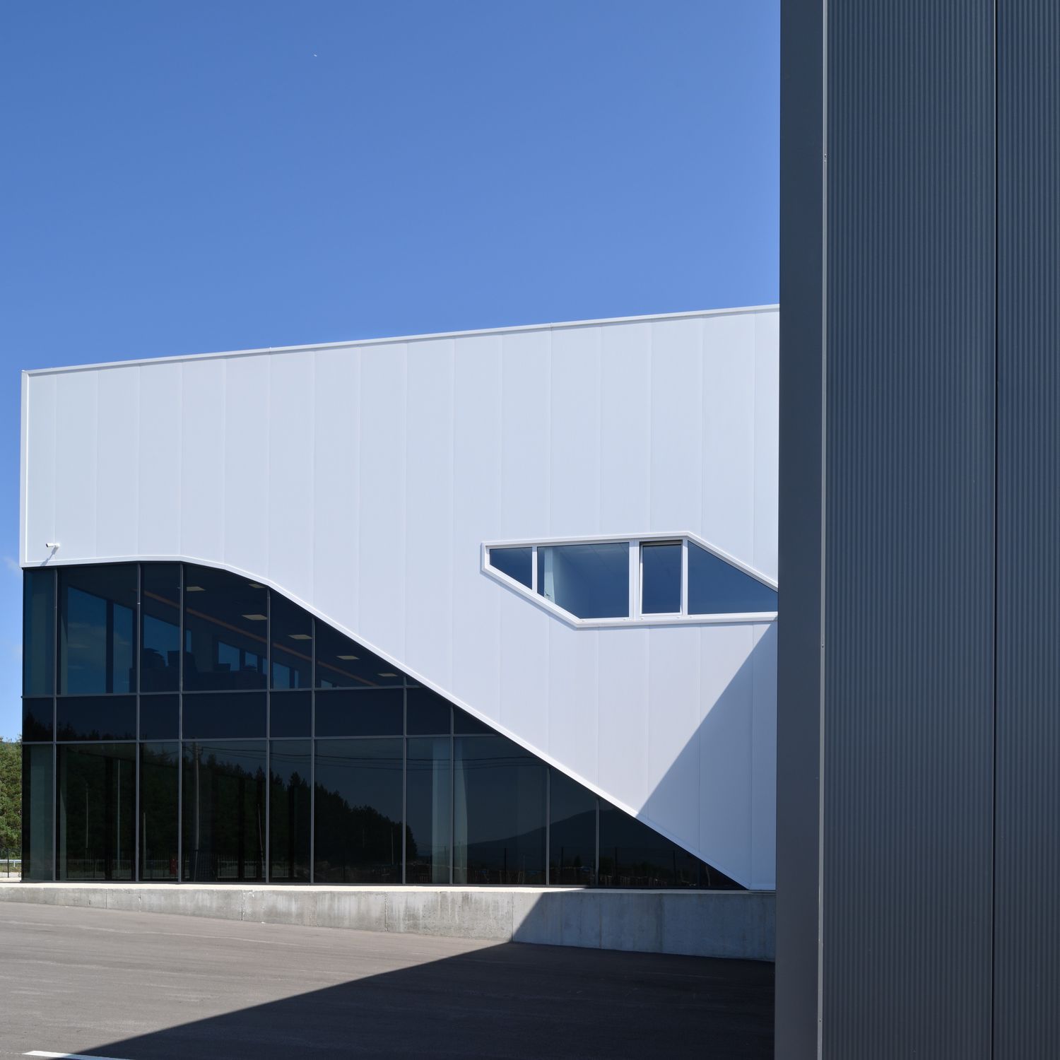 Roof insulating sandwich panel - TRIMOTERM FTV HL - Trimo - for facade ...