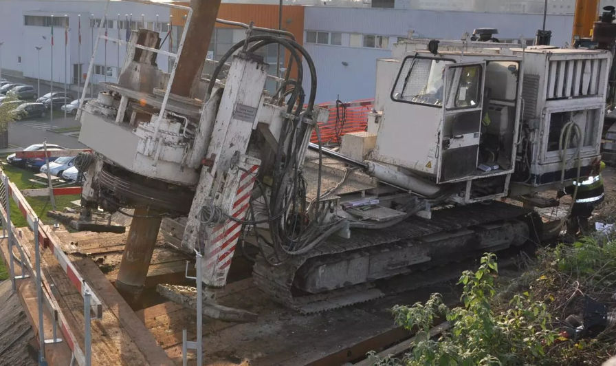 Screw pile - SCREWED TUBE WITH GROUT INJECTION - FRANKI FOUNDATIONS ...