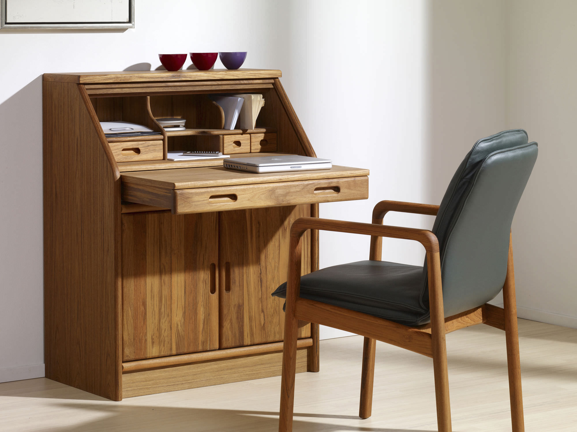 Traditional secretary desk - 1952S - dyrlund - wooden