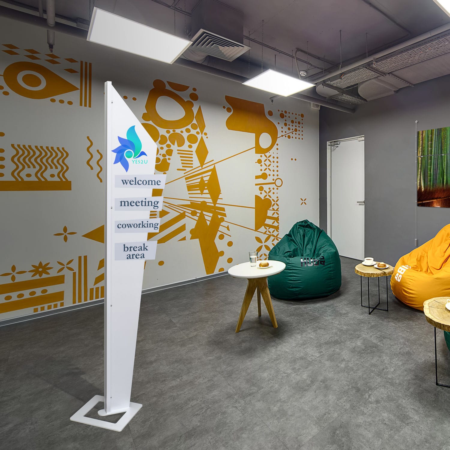 Advertising totem - STUDIO T - for public space / for shop / for ...