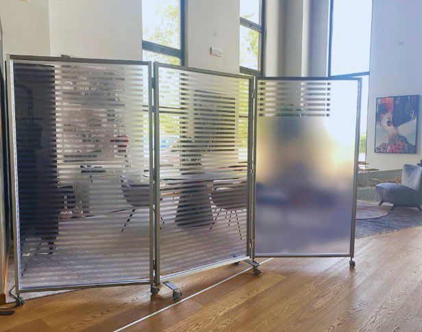 Free-standing office divider - TWIST - STUDIO T - aluminum ...