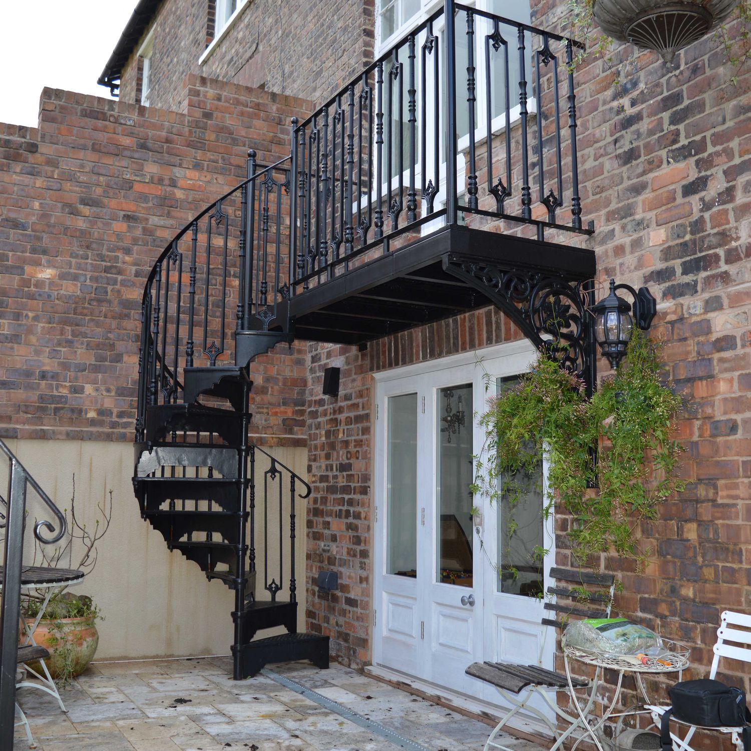 Spiral staircase - DIAMOND PATTERN - British Spirals & Castings - cast ...