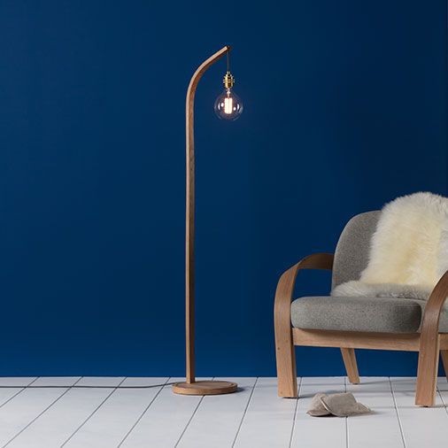 Floor-standing lamp - MOORING - Tom Raffield - oak / traditional / corded