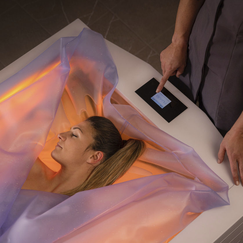 Water massage bed with chromotherapy - NUVOLA - Starpool - with water ...