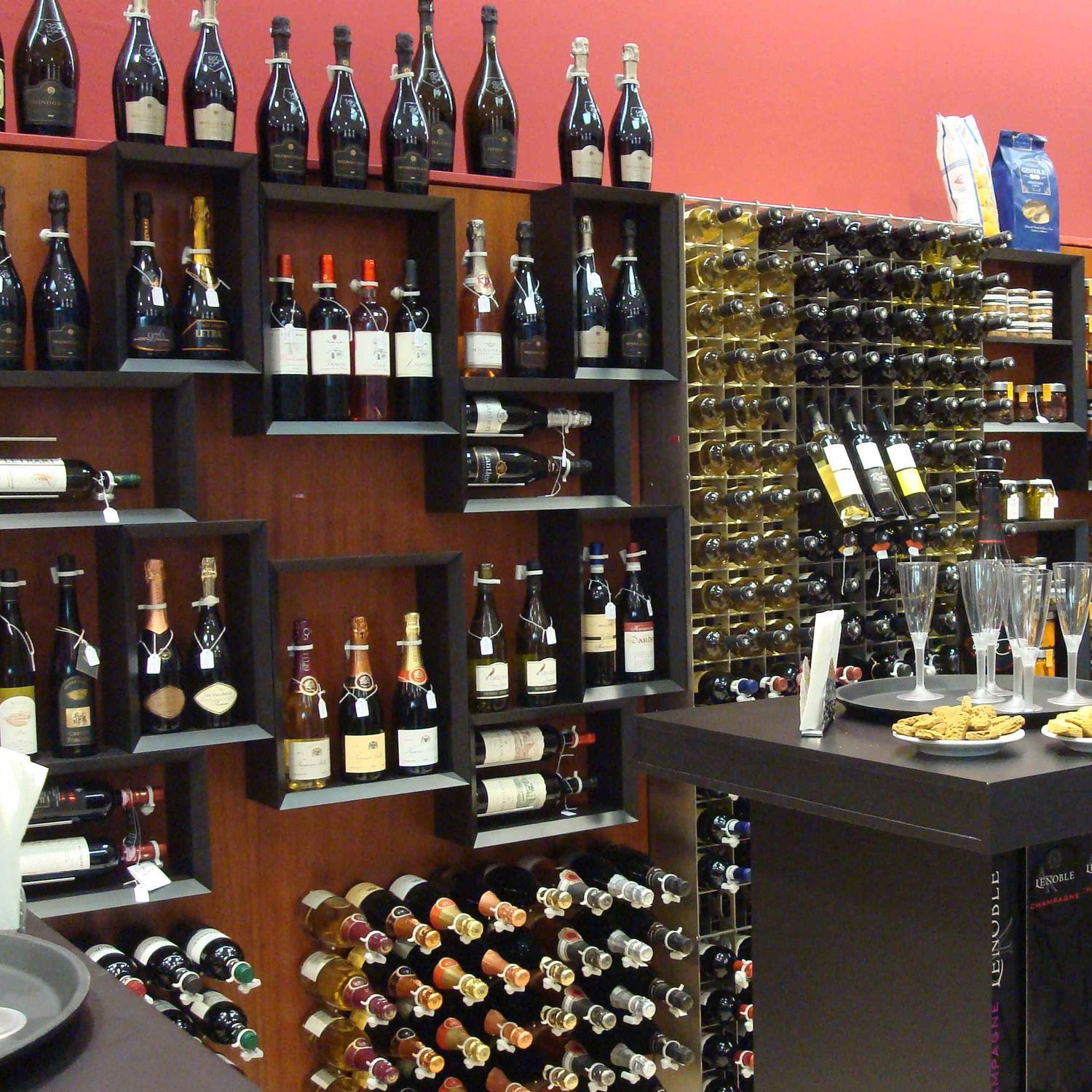 Metal bottle rack - ENET02 - ESIGO - wall-mounted / commercial / custom ...