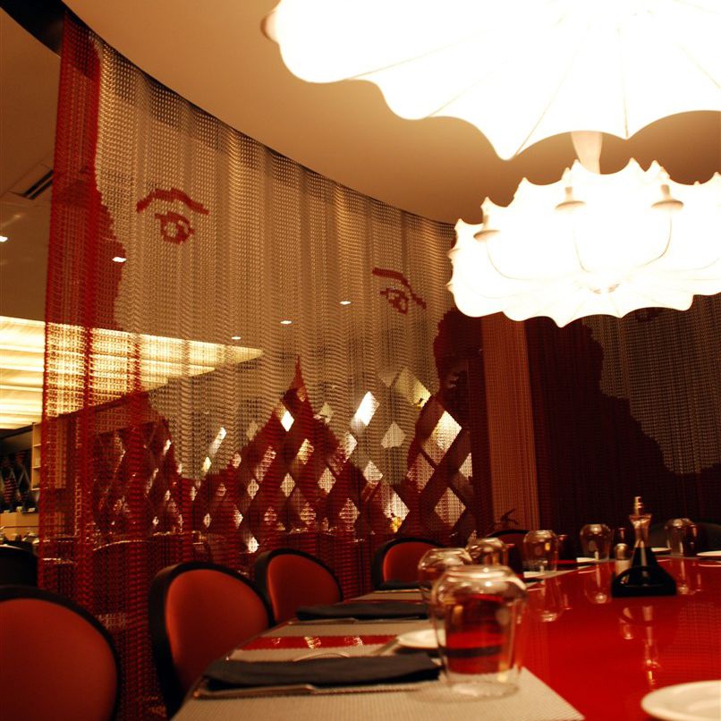 Mesh room divider - UNDULATED, MOBILE - KriskaDECOR - metal / for ...