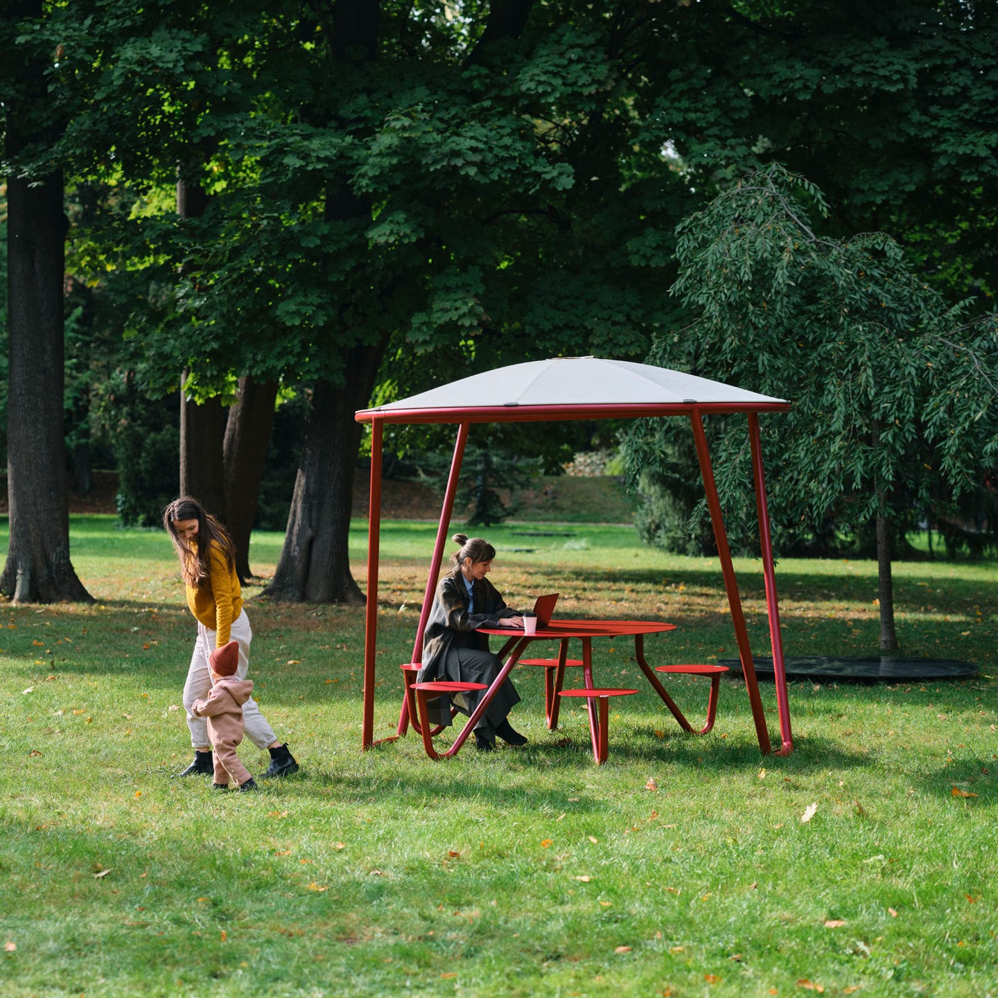 Public space shelter - UFO - mmcité street furniture