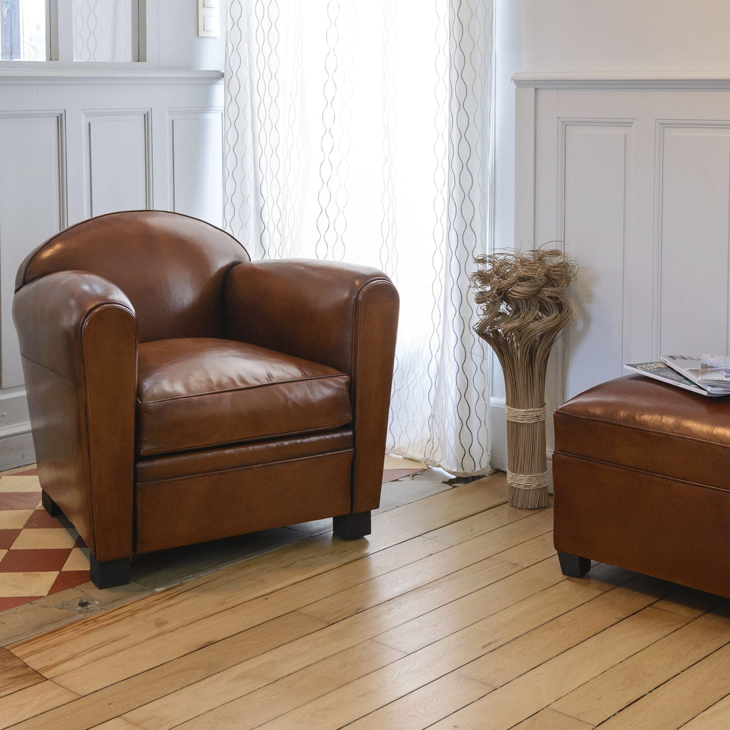 Traditional club chair - Chitenay - ClubSpirit - leather / beech / with ...