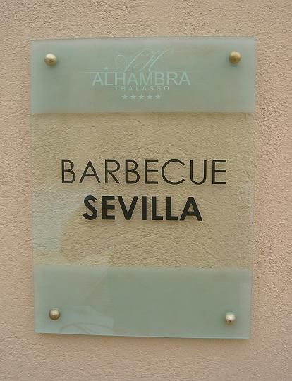 Wall-mounted signage plate - PNH01 - Signo - glass / indoor