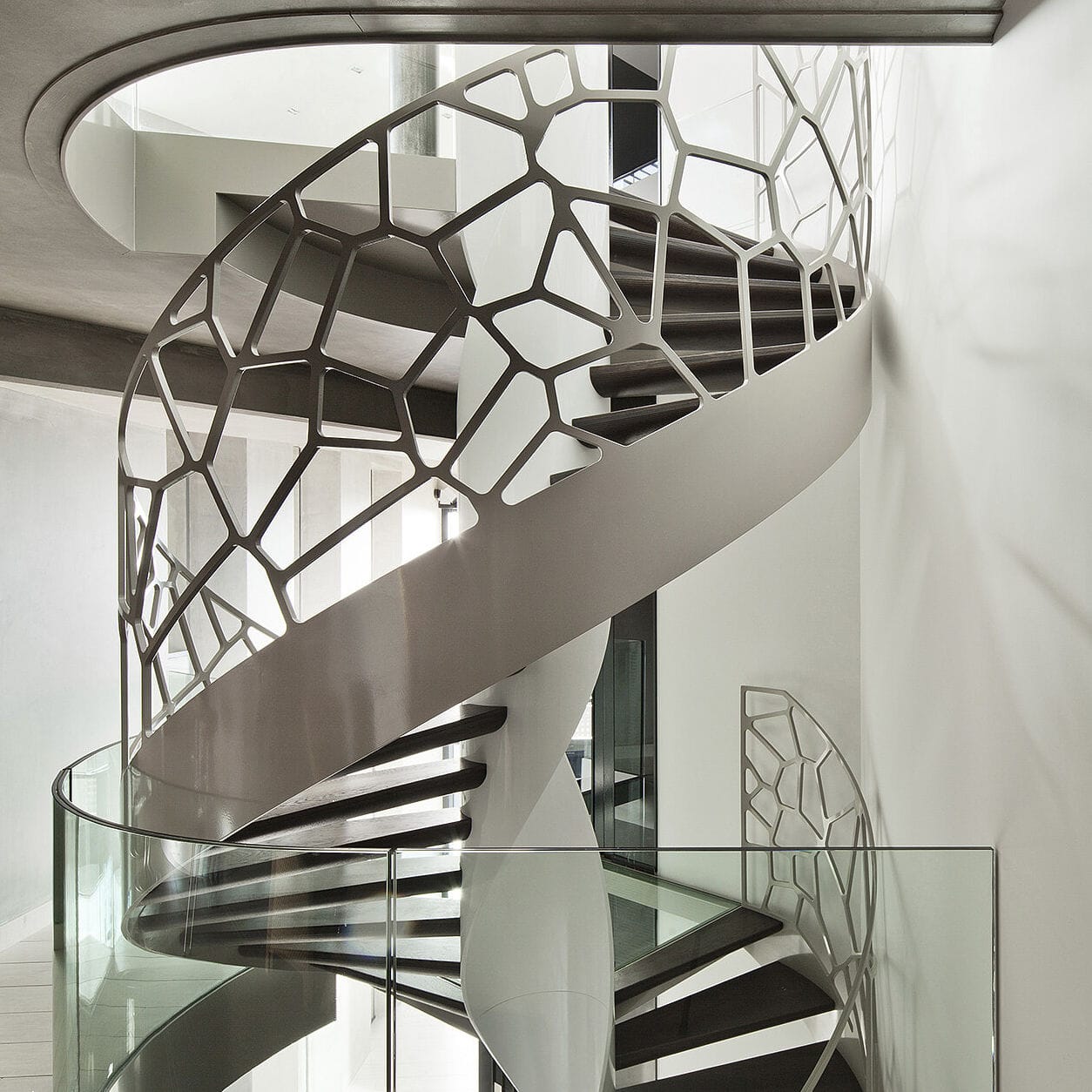 High-end staircase - LE HAVRE - EeStairs - helical / wooden step ...