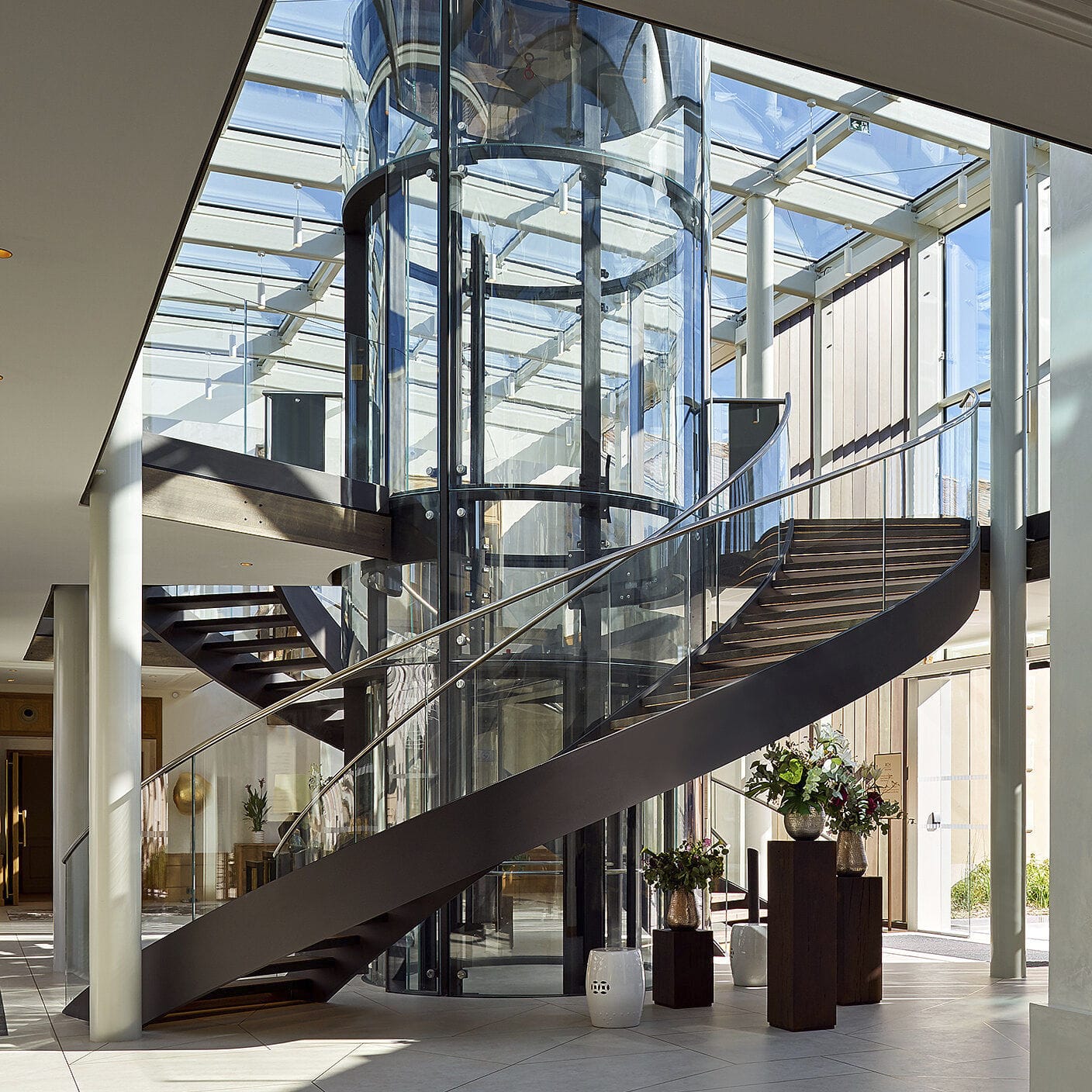 High-end staircase - HÔTEL CHAIS MONNET, COGNAC - EeStairs - circular ...
