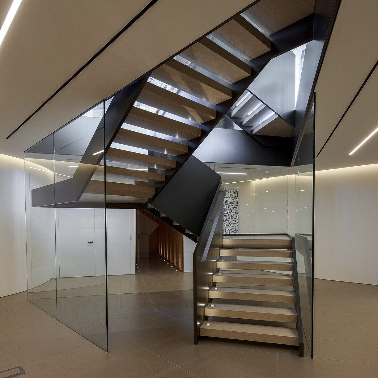 High-end staircase - ORUM ROAD, BEL AIR, LOS ANGELES - EeStairs ...