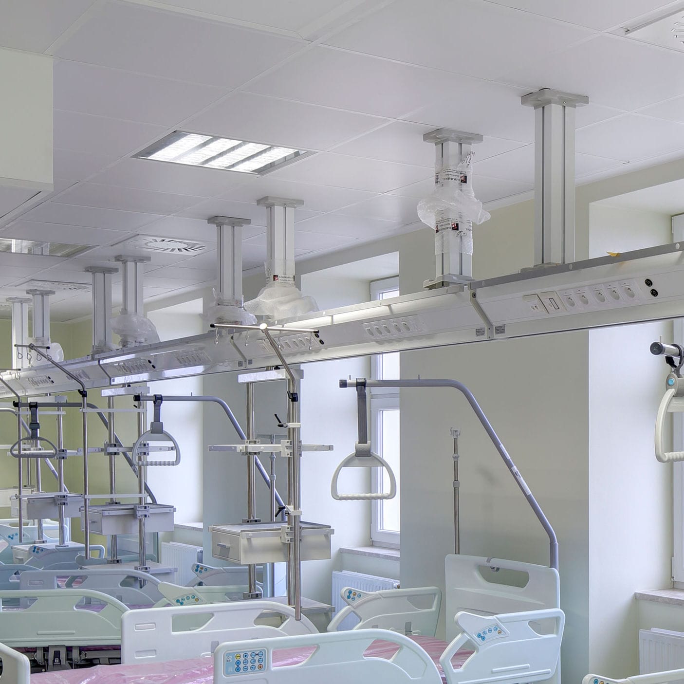 Stone wool suspended ceiling - MEDICARE® BLOCK - ROCKFON - tile / panel ...