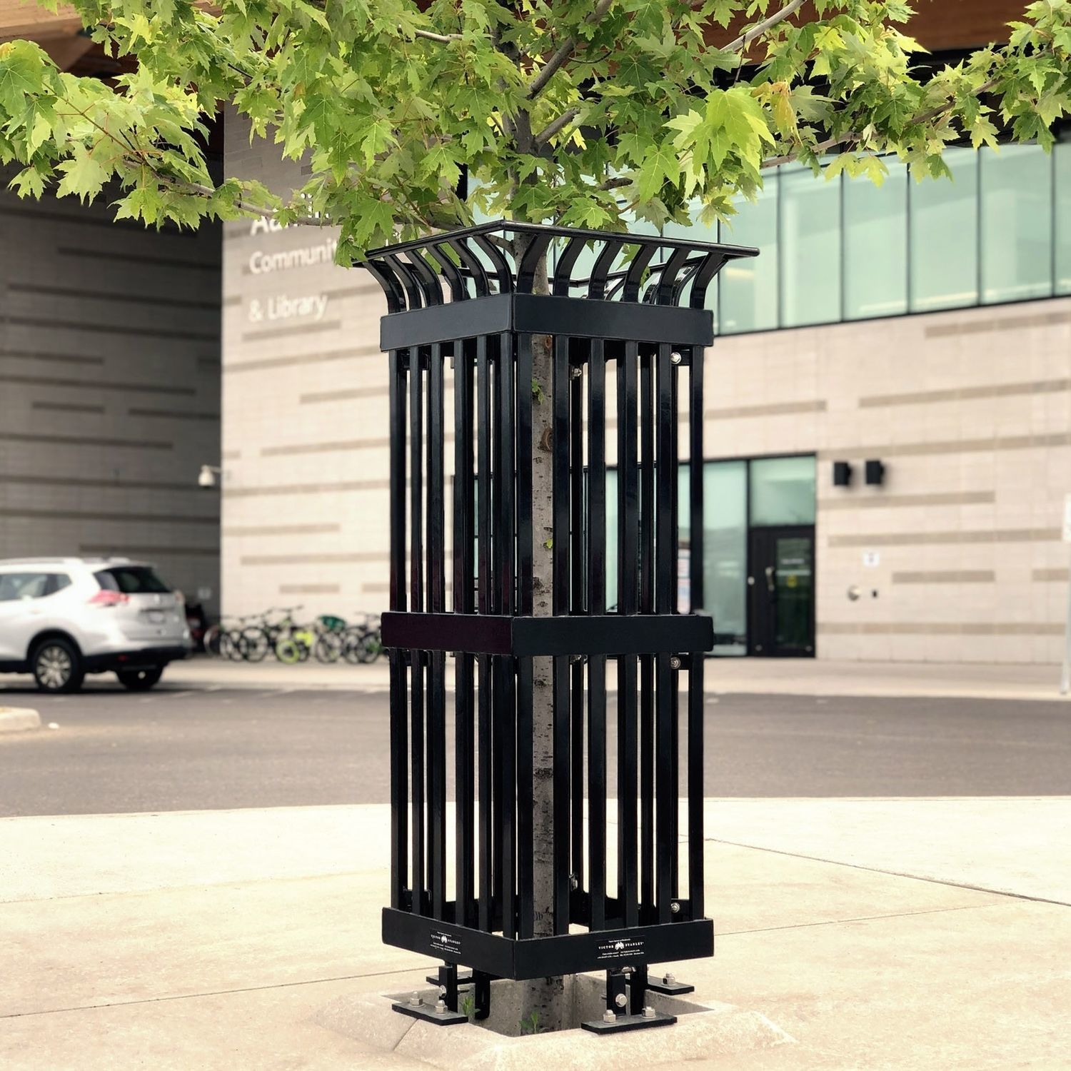 Metal tree guard - S-9 - Victor Stanley