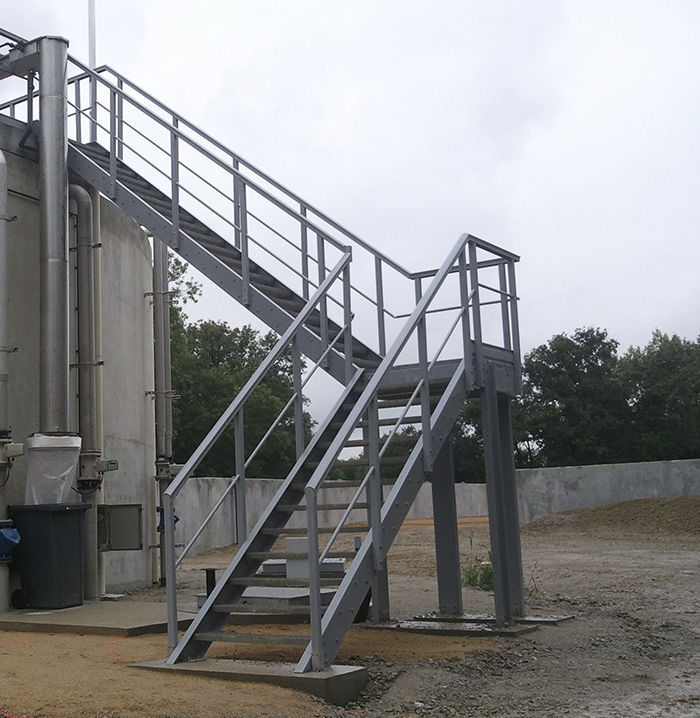 Half-turn access staircase - VERRE COMPOSITE - Via Composites - metal ...