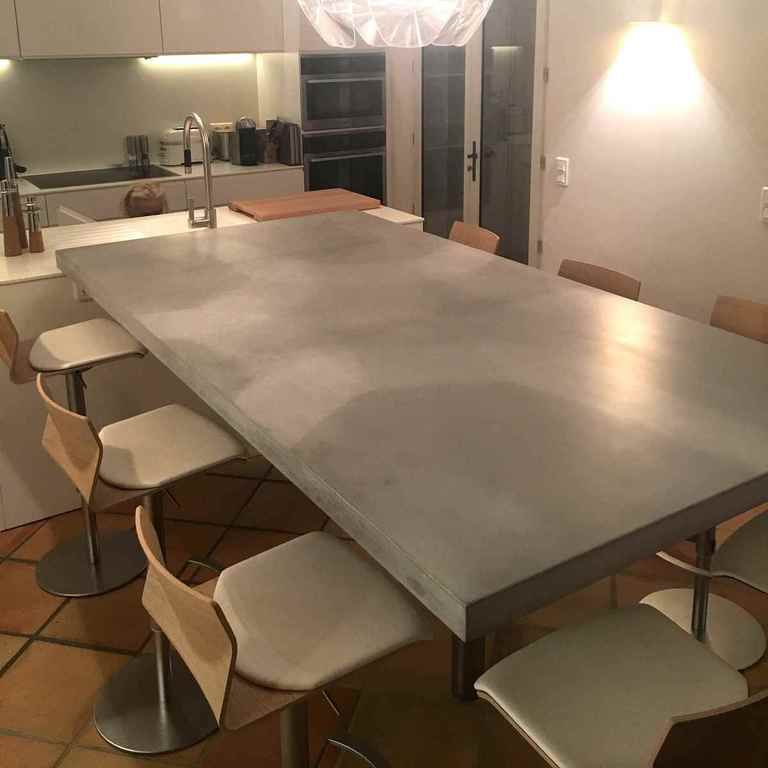 Contemporary dining table - PLATEAU - BALIAN BETON Atelier - Ductal ...