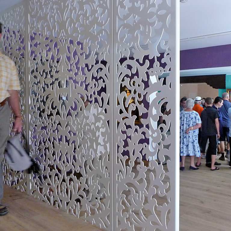 Aluminum screen wall - MERLETTO - Logical Space design - garden / patio ...