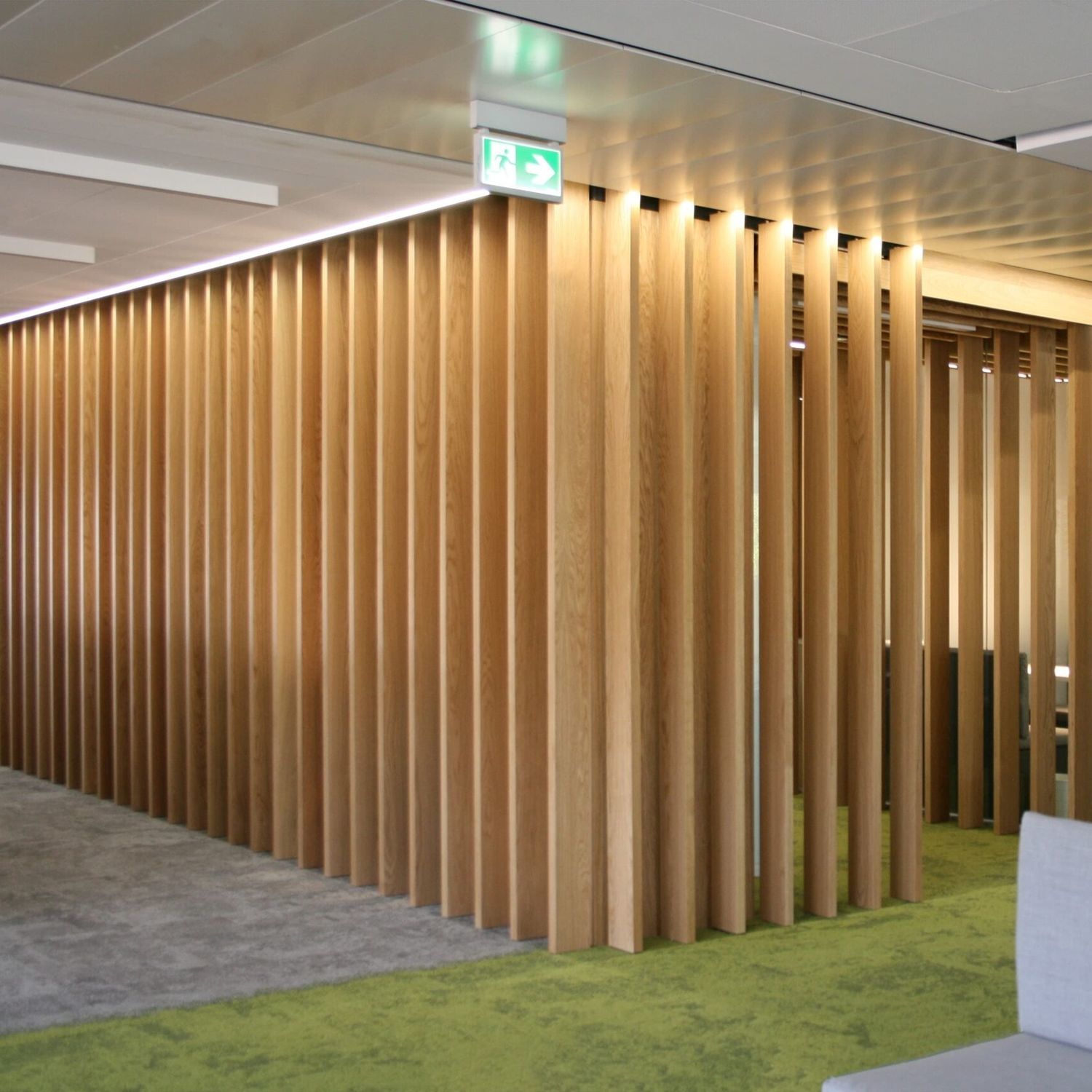 Rigid wood panel - Grupo GUBIA - construction / wall-mounted / oak