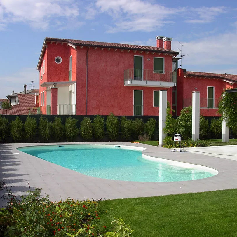 Overflow swimming pool - Portofino - Piscine Acquaform - custom ...